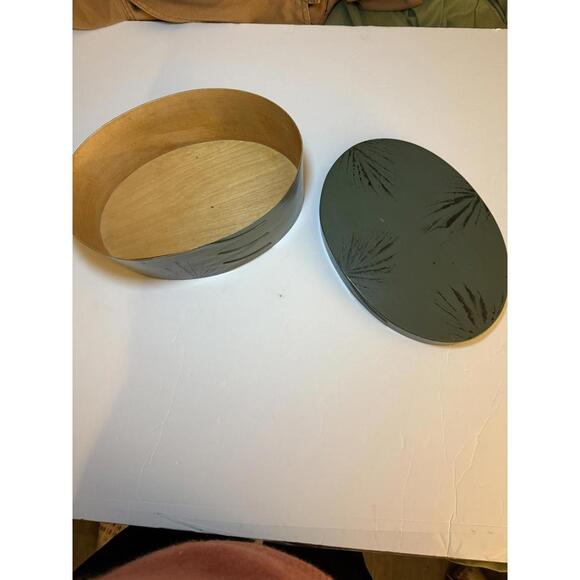 Accents | Vintage Amish Handmade Green Oval Shaker Bentwood Box Signed ...